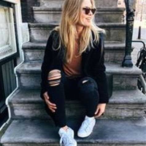 Stream Lisanne De Groot Music Listen To Songs Albums Playlists For