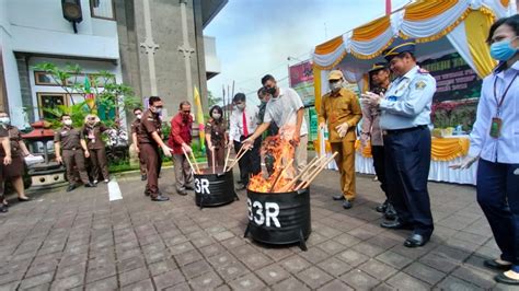 Kejari Tabanan Musnahkan BB Tindak Pidum Didominasi Kasus Narkotika