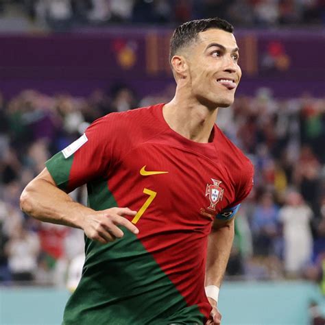 Cristiano Ronaldo alcanzó un nuevo récord al marcar un gol en el