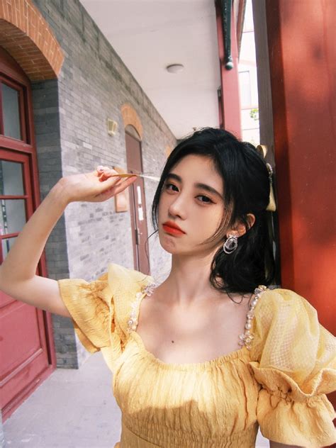 China Entertainment News Ju Jingyi Poses For Photo Shoot