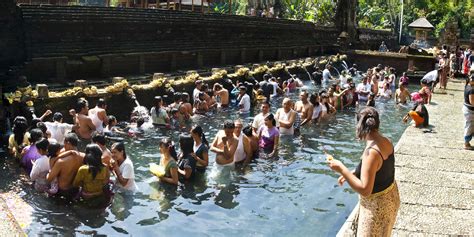 En Tirta Empul Temple Gianyar Bali Id Obyek Wisata Pura Tirta