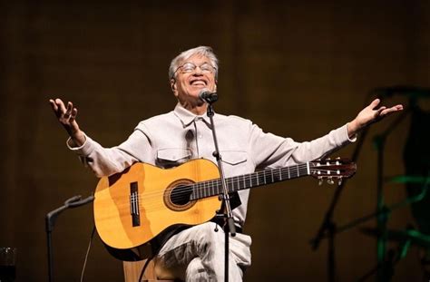 Caetano Veloso Completa Anos Trabalhando Ativamente