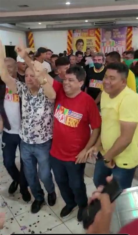 Confira No V Deo Samba Suor E Pouca Gente No Lan Amento Da Pr