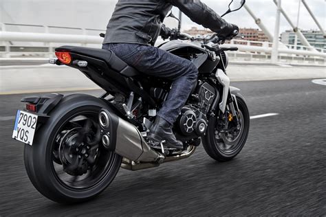 Honda Cb R La Naked Sportiva Con Un Design Accattivante