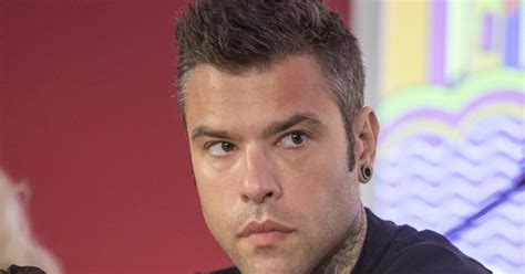 Fedez Rompe Il Silenzio E Parla Della Malattia Ecco Come Sta Ora