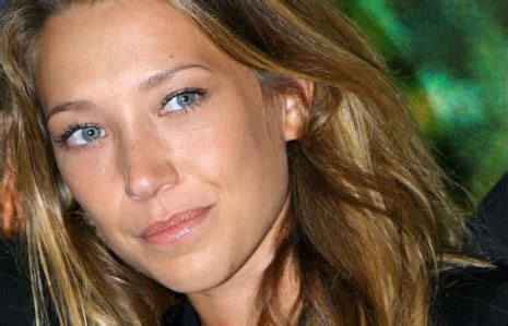 Laura Smet interpellée nue dans la rue