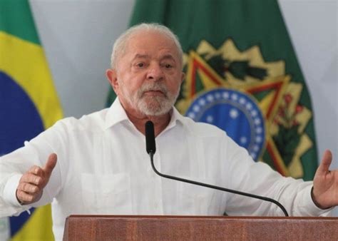 Lula recebe alta hospitalar após passar por cirurgias em Brasília
