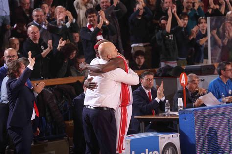 La Grissin Bon Si Regala Due Punti D Oro Esaltante Addio A Reggio Di