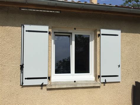 Volets battants en bois et sur mesure à Auriol Proferm