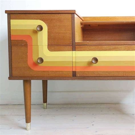 Pin Di Victoria Jones Su Cupboard Nel 2024 Arredamento Mobili Anni