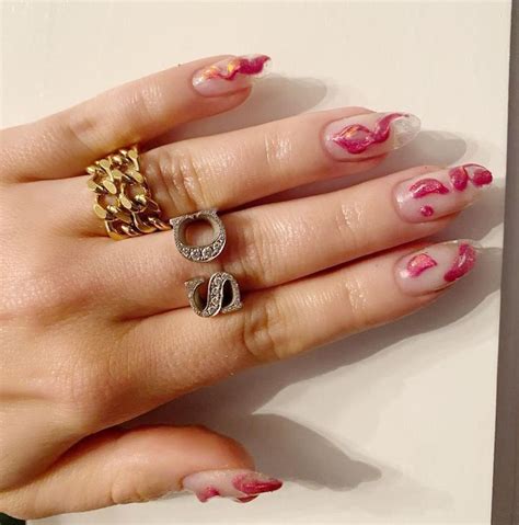 Sabrina Carpenter Brasil fã clube on Twitter Nails Pretty