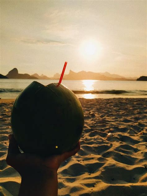 Pin Em Vivi Fotos Na Praia Coisas De Praia Pes Na Areia