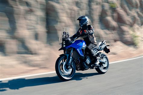 Suzuki Presenta A La Nueva V STROM 800 TECH