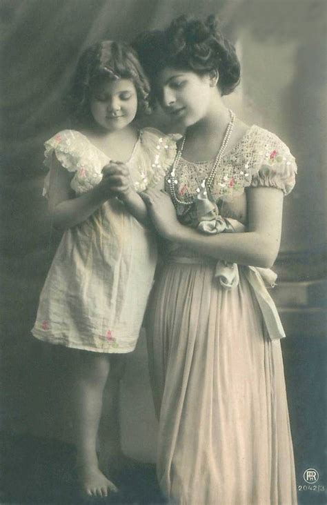 Retro Mom Daughter Telegraph