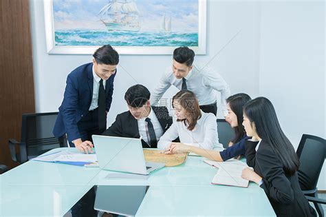 商务团队会议室开会讨论高清图片下载 正版图片500710782 摄图网