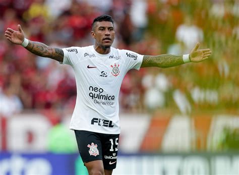Paulinho vê injustiça em derrota do Corinthians e se solidariza