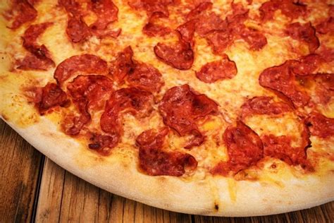PIZZA SALÁMOVÁ Mr FOOD