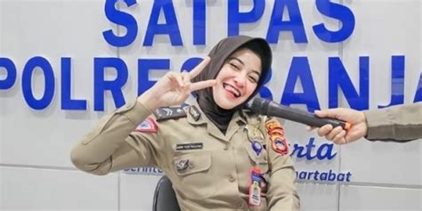 Intip 5 Foto Polwan Cantik Bernama Malaysia Auto Jatuh Cinta Photo