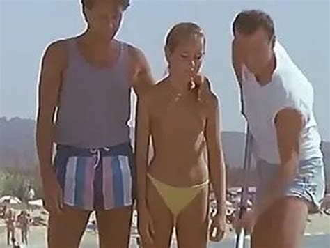 Sunporno Co Deux Enfoires A Saint Tropez 1986 Topless Beach Parts
