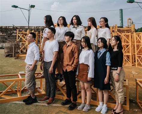 50 Kiểu Tạo Dáng Chụp Ảnh Nhóm Siêu Lầy Lội Độc Đáo Mytour