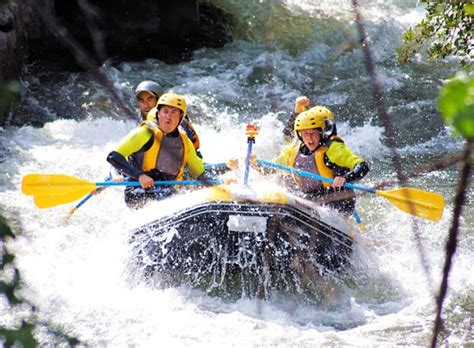 Guía Básica de Rafting Cómo Iniciar tu Viaje en las Aguas Revueltas