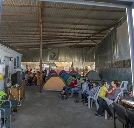 Desplaza violencia a casi mil personas de Apatzingán