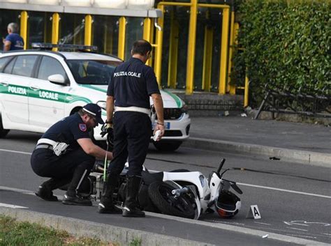 Pensionato 70enne è stato travolto e ucciso da una moto sulle strisce