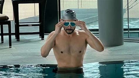 Mahesh Babu Fait Monter La Temp Rature Alors Qu Il Pose Torse Nu Dans