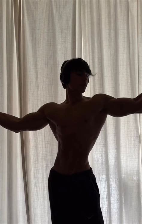 Muscular Back Muscular Men Aesthetic Body Aesthetic Guys Body