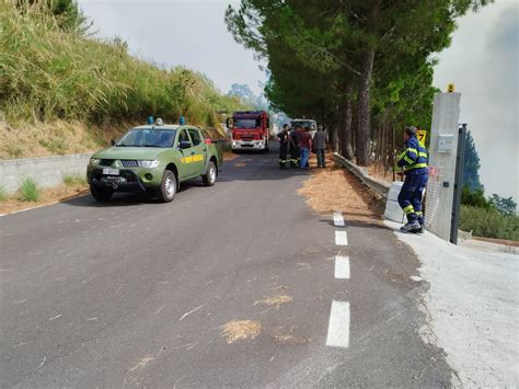 Non Si Arresta La Furia Degli Incendi Nel Messinese Situazione Critica