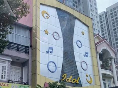 Hành động đáng ngờ của quản lý karaoke thác loạn IDOL