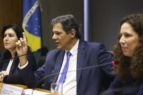 Haddad anuncia pacote de R 243 bi Refis tributário e reoneração