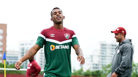 Fluminense acerta empréstimo do meia Edinho ao Avaí Gazeta Esportiva