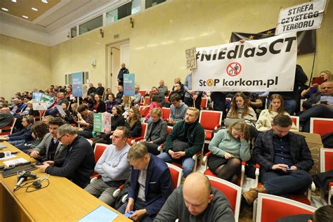Strefa Czystego Transportu W Warszawie Budzi Kontrowersje Radio