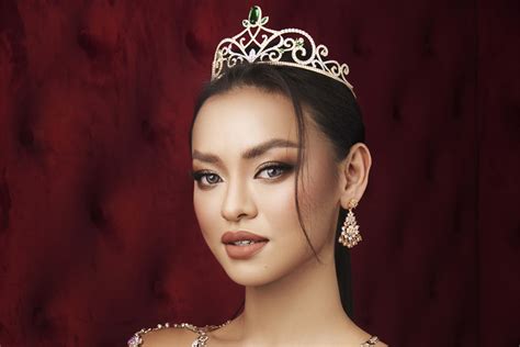 Brave Heart Fashion Show 2022 quy tụ dàn người đẹp đến từ Miss Universe