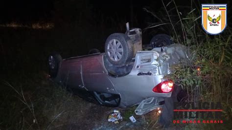 Motorista Embriagado Perde Controle Na MGC 462 Capota E Fica