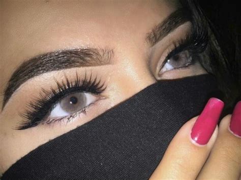La Forma Correcta De Depilar Tus Cejas Actitudfem