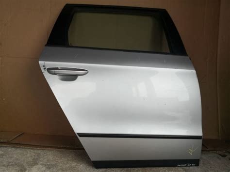 VW PASSAT KARAVAN ZADNJA DESNA VRATA 2007god