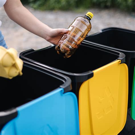 Perbedaan Antara Sampah Organik Sampah Anorganik Dan Sampah B3 AtmaGo