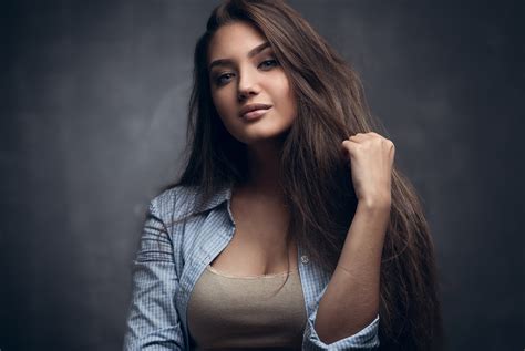 Female Models Wallpapers Top Free Female Models Backgrounds Wallpaperaccess