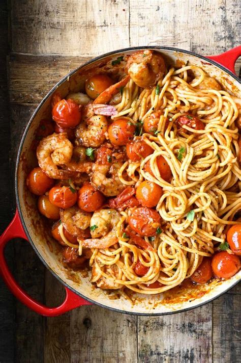 Spicy Tomato Shrimp Spaghetti Serving Dumplings