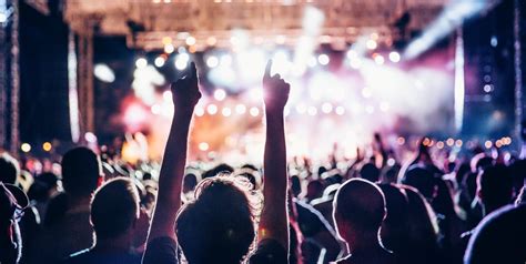Un Joven Argentino Fue A Un Recital Con Una Chica Y Ella Se Volvi Con