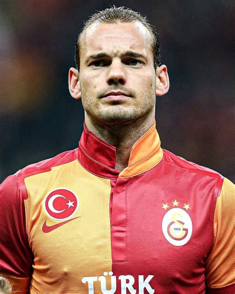 Galatasaray Gazetesi on Twitter Yakası kalkık Sneijder karizması