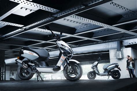 Motorrad Vergleich Peugeot Kisbee T Vs Peugeot Streetzone