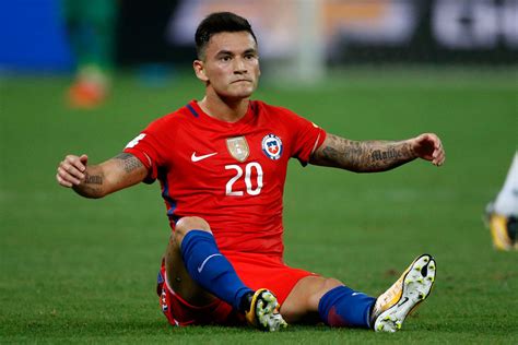 Confirman Que Charles Ar Nguiz Es Baja En La Roja Para El Duelo Ante