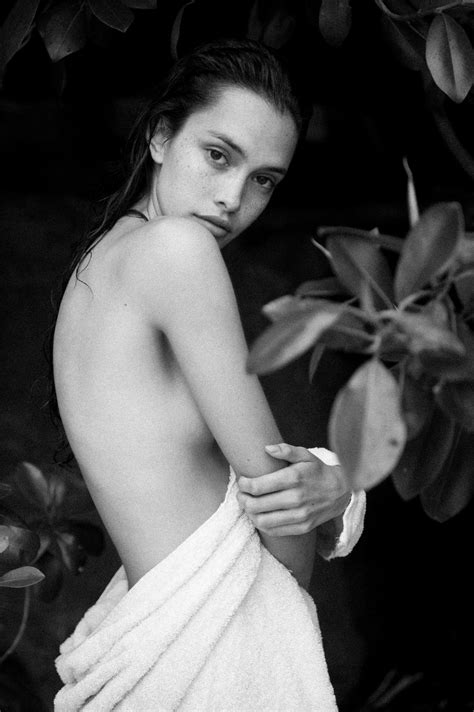 Zoe Barnard Nudes Fappening Photos The Fappening