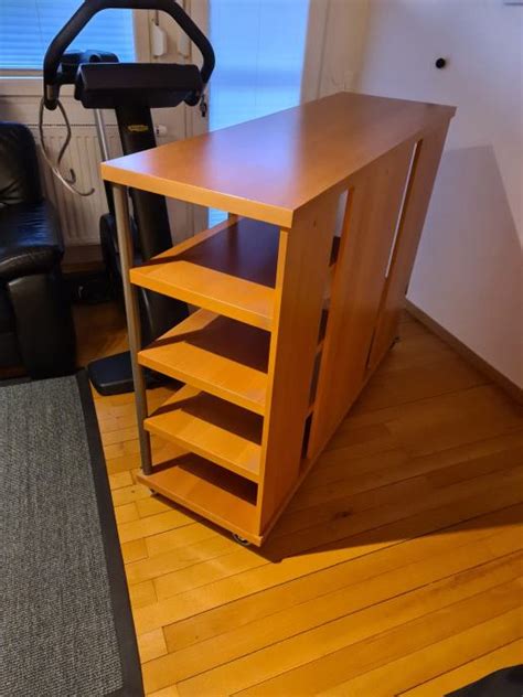 TV HI FI Omarica Na Kolesih IKEA