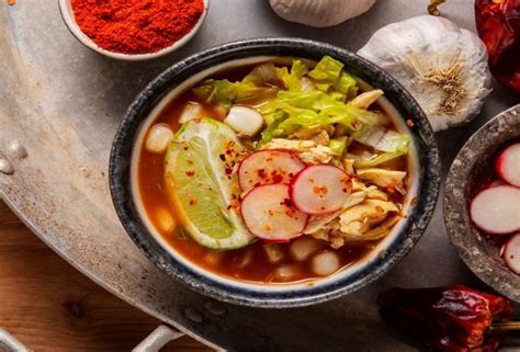 Antojos de fiestas patrias cómo preparar un pozole para 5 personas