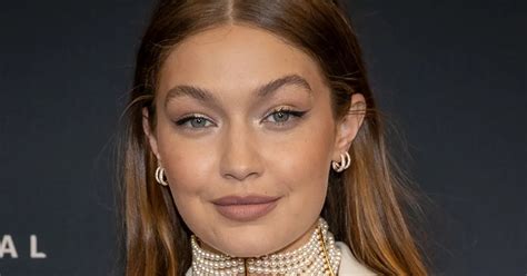 Source Reveals Gigi Hadid Won T Cut Zayn Malik Off