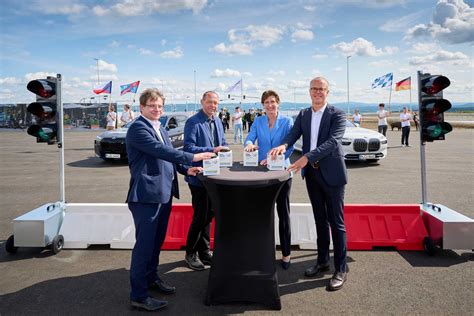 Eröffnung BMW Group Future Mobility Development Center FMDC Sokolov